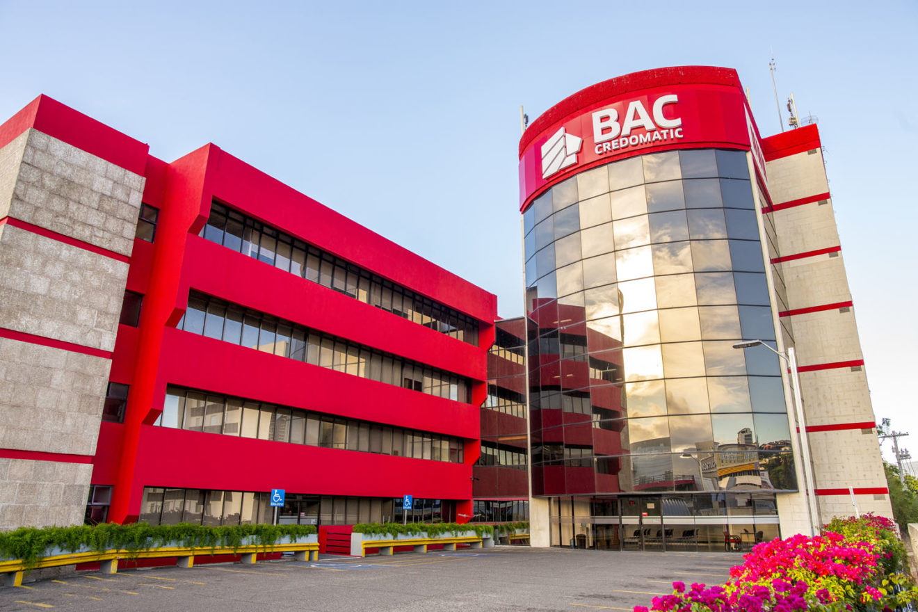 Latin Finance reconoce a BAC Credomatic como "Banco del Año" - RadioHouse