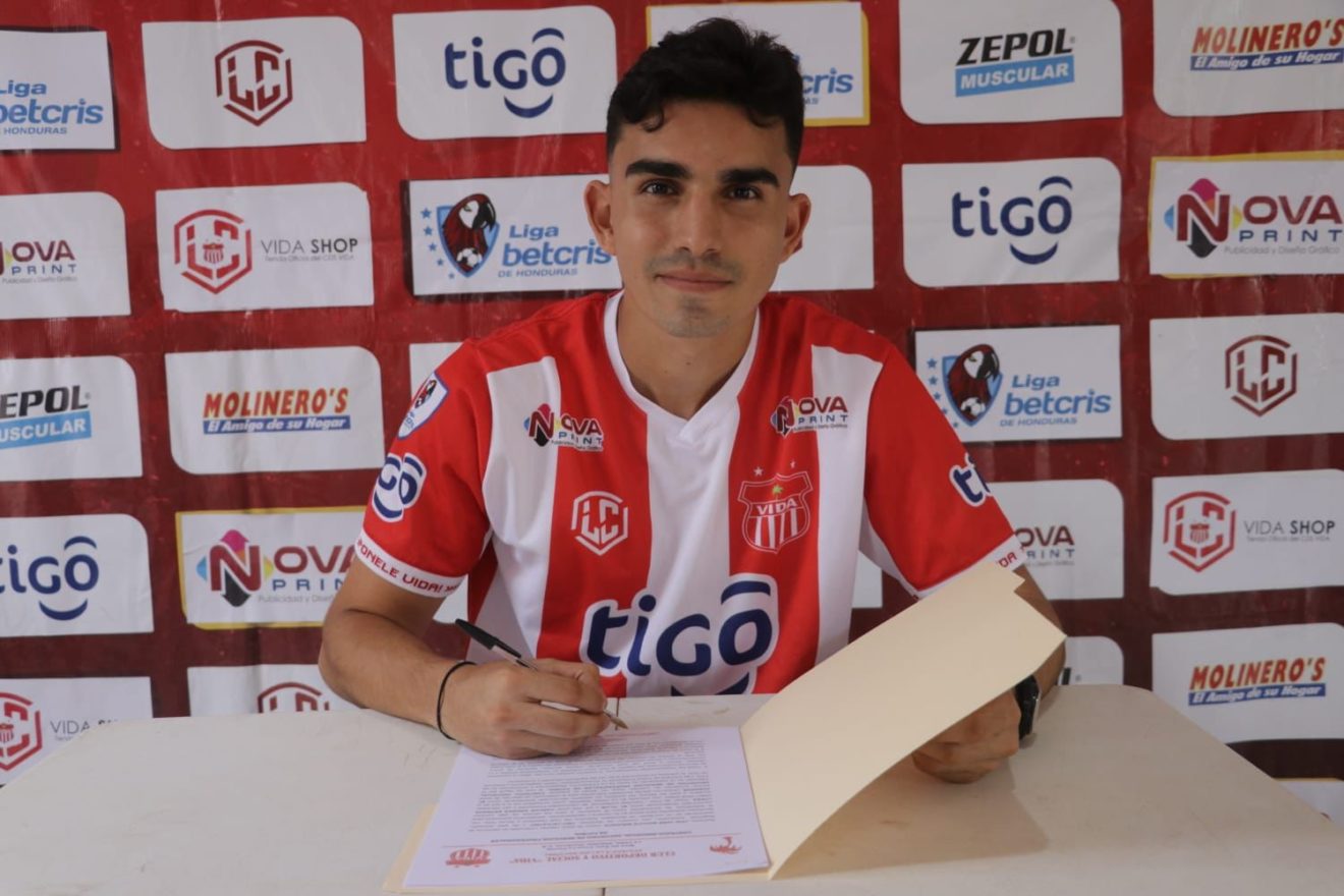 "Charlie" Estrada ficha con el Vida y sueña con llegar a jugar con la ...