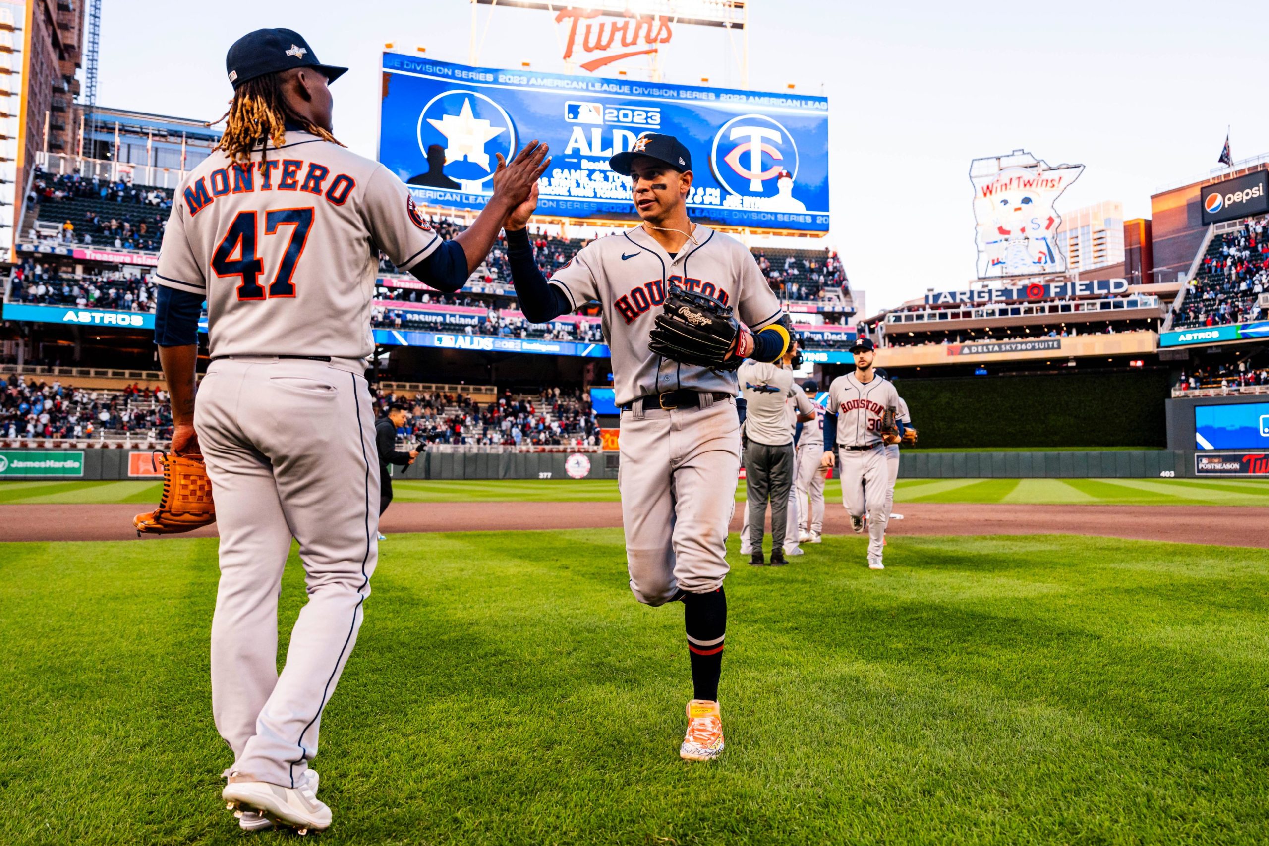 Mauricio Dubon - RadioHouse