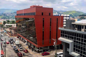 El Edificio Rojo: Una referencia para dar direcciones que usa todo capitalino - RadioHouse