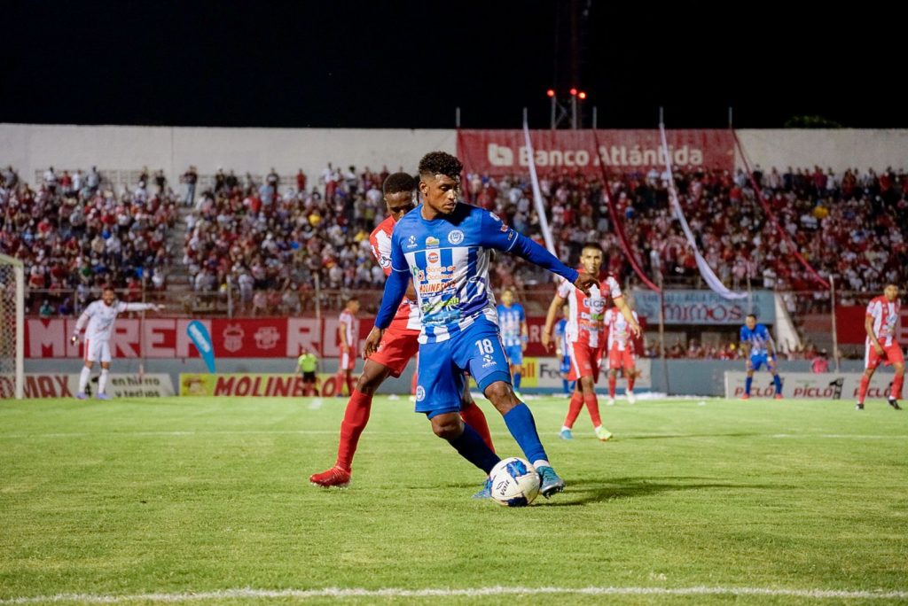 ¡Victoria sigue por los momento! logra pagar una parte de su deuda ...